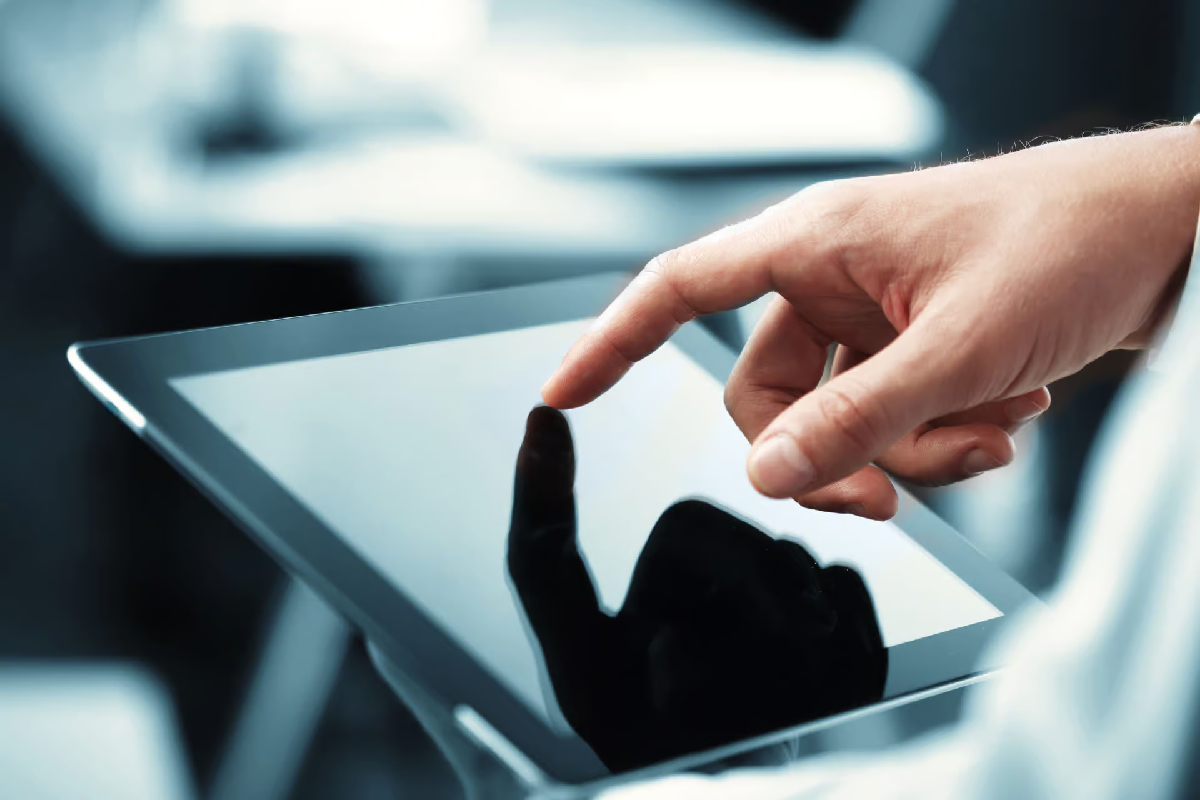 Tout savoir sur les écrans tactiles : définition, caractéristiques et ...